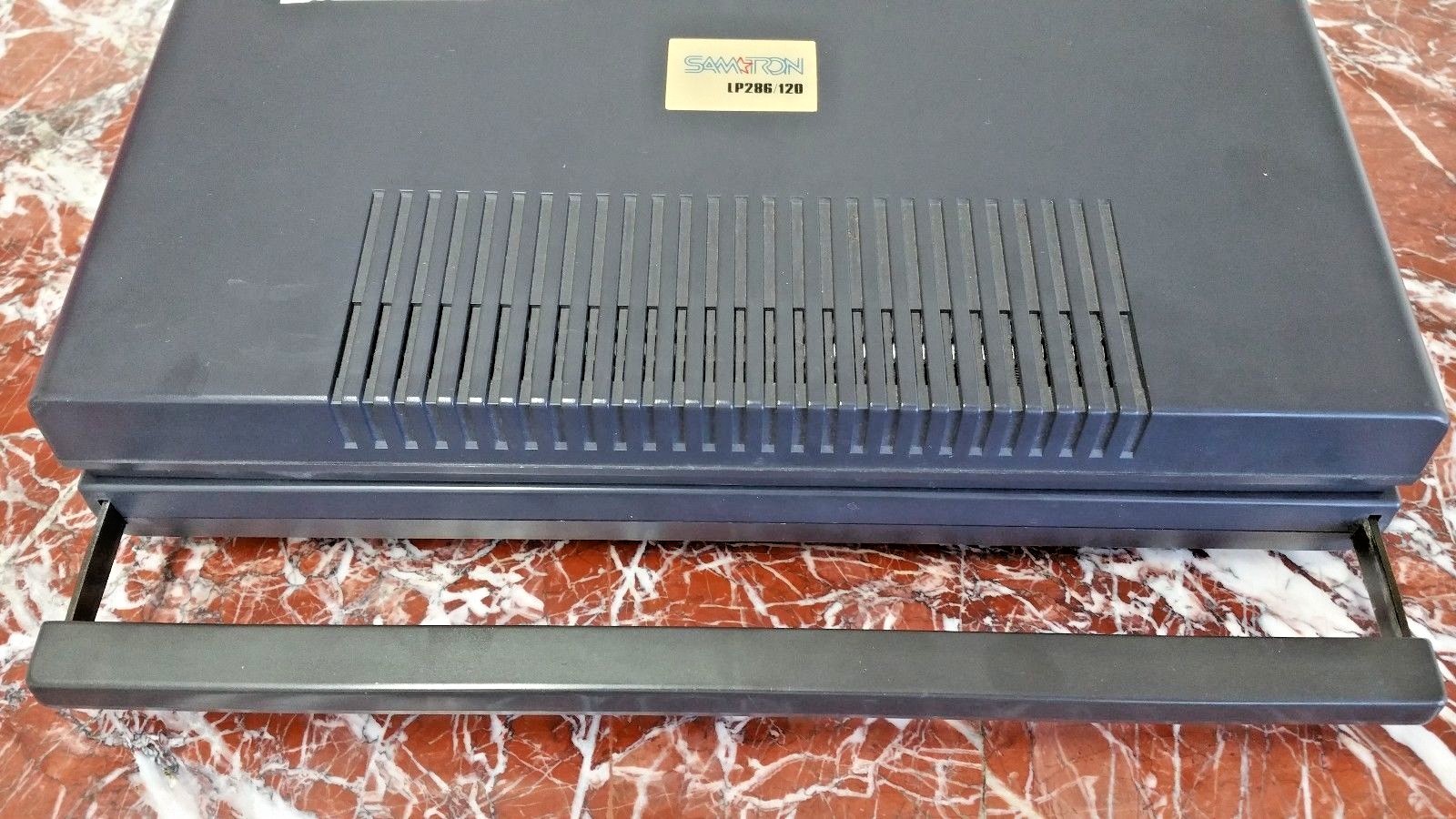 SAMSUNG SAMTRON VINTAGE 1988/1989 LAPTOP COMPUTER LP286/120 RARE | eBay UK