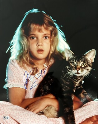Drew Barrymore Cat's Eye Signed 16x20 Photograph BECKETT (Grad ...