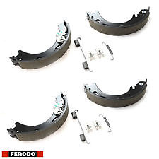 Land Rover Discovery 3 & 4 Rear handbrake Shoe Set - LR031947 Ferodo ...