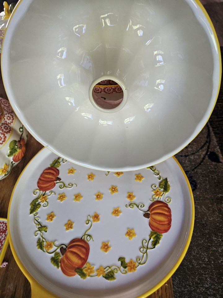 Temptations by Tara Fall Pumpkin Round Bundt Cake Pan And Platter | eBay