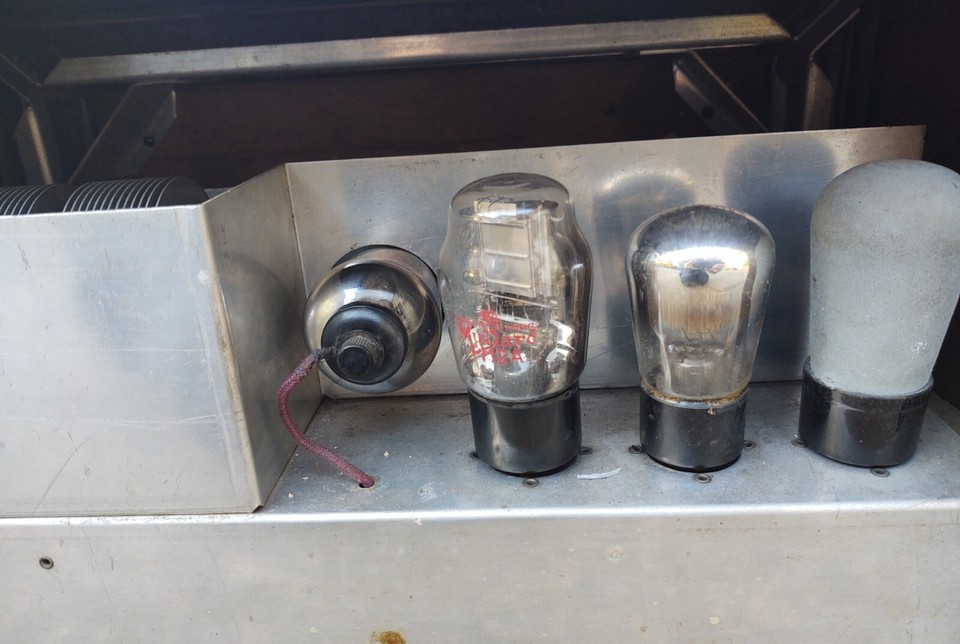 Rare and Unusual Aerodyne Hustler Simpson Webb portable tube radio ...