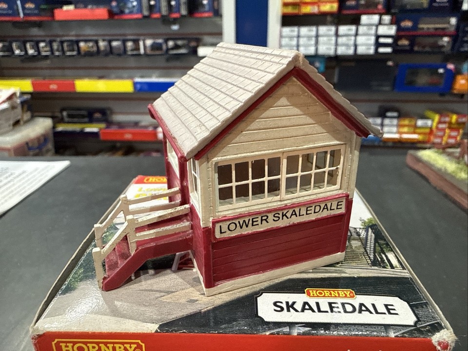 Hornby R8721 OO Lower Skaledale Platform Signal box - Resin Building ...