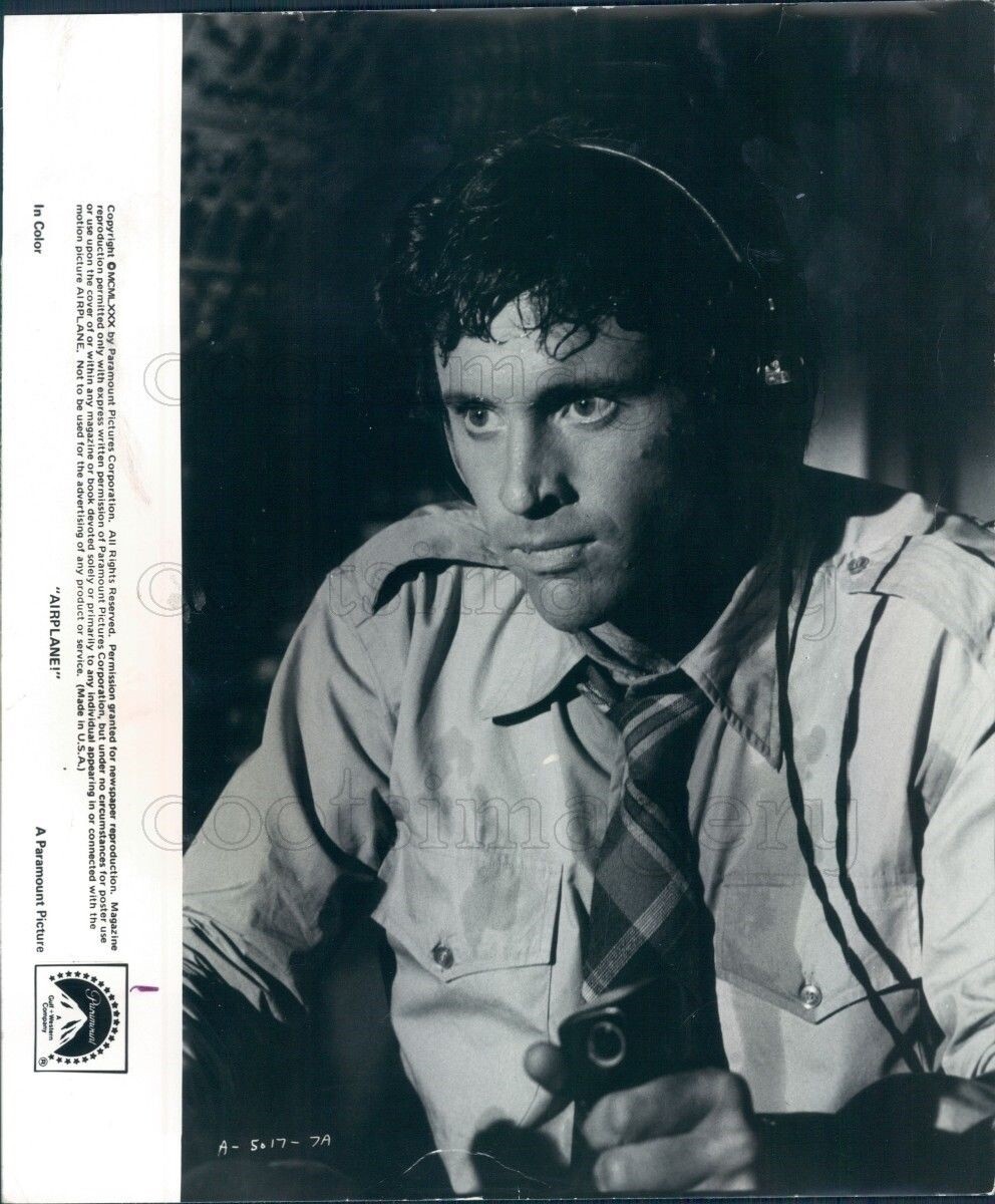 Robert Hays Shirtless