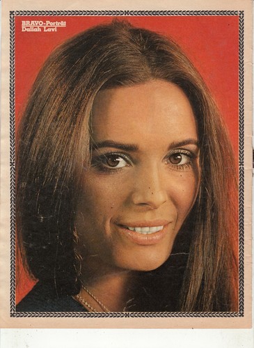 DALIAH LAVI , 1 PIN UP , 1 PORTRAIT ,clipping from German magazine ...