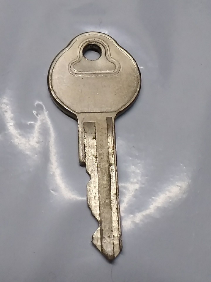 Vintage Old Original Antique BASCO Briggs & Stratton Milwaukee # 15 Key ...