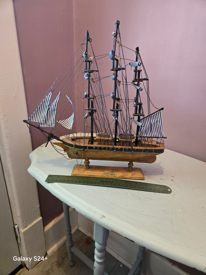 Vtg Cutty Sark Clipper Ship Wooden Model Rigging 14” L 14.5” H 15 ...