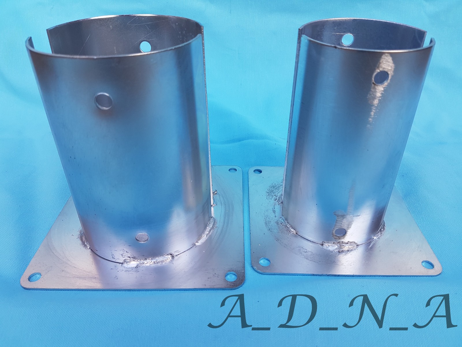 HEAVY DUTY GALVANISED BOLT DOWN ROUND/CIRCULAR POST FENCE FOOT/ 50mm to ...