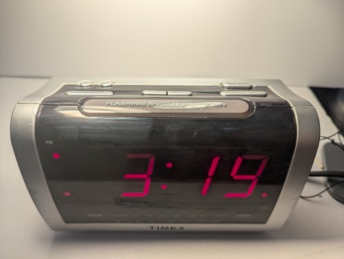 Timex T256S Alarm Clock Radio - Large Display, Red Digits, Corded ...