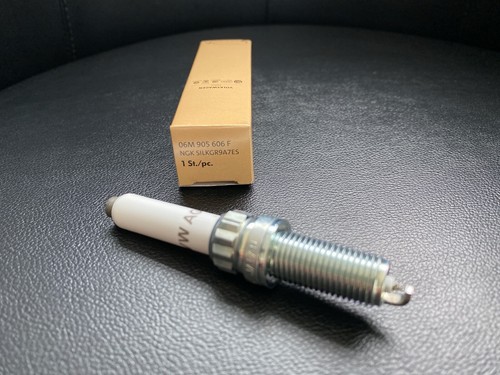 original Audi Zündkerze Audi RS4 RS5 A8 A6 A7 VW 06M905606F Zündkerzen ...