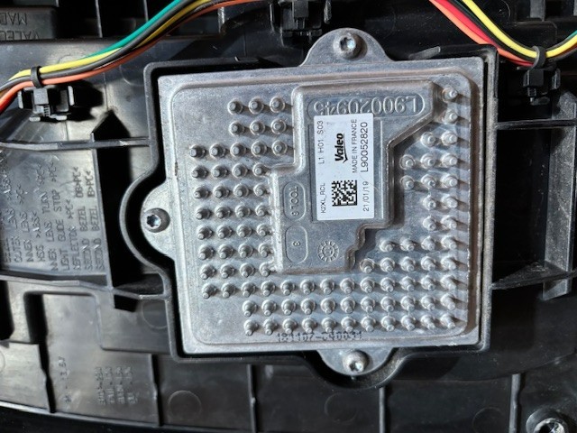 2015-2020 Cadillac Escalade RH Passenger Taillight (OEM) Part ...