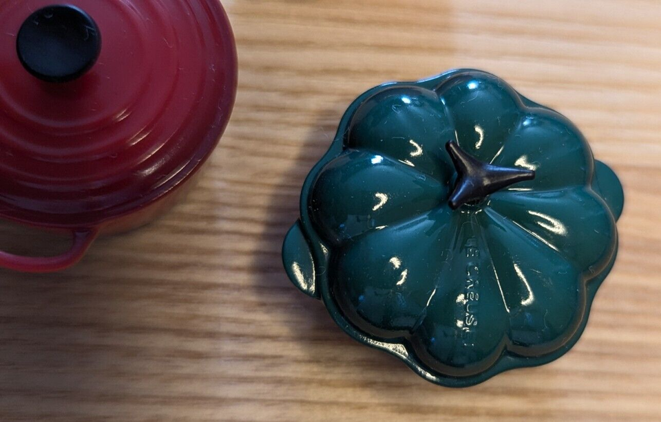 Le Creuset Kitchen Magnet Miniature Fridge Magnet Novelty ornament DYDO | eBay