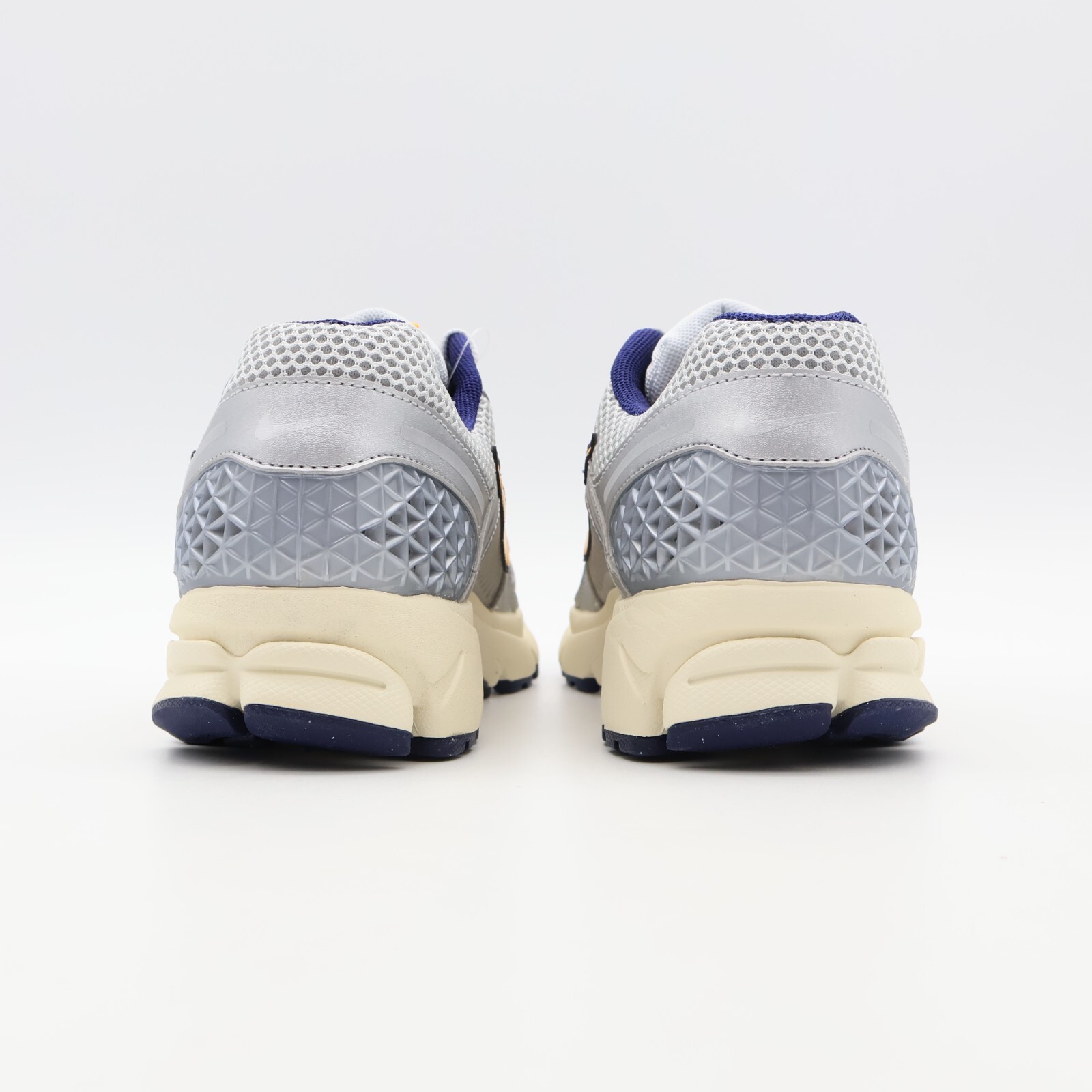 FJ4151-001 Nike Zoom Vomero 5 Pure Platinum Laser Orange Grey Silver ...