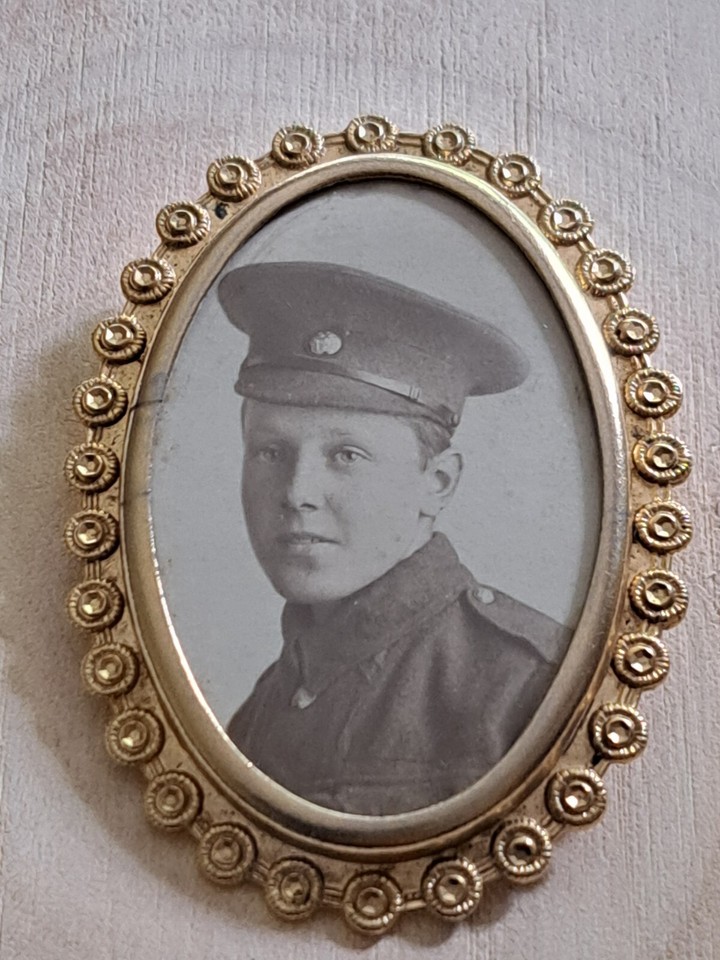 VINTAGE WW2 SOLDIER PHOTO LOCKET BROOCH | eBay UK