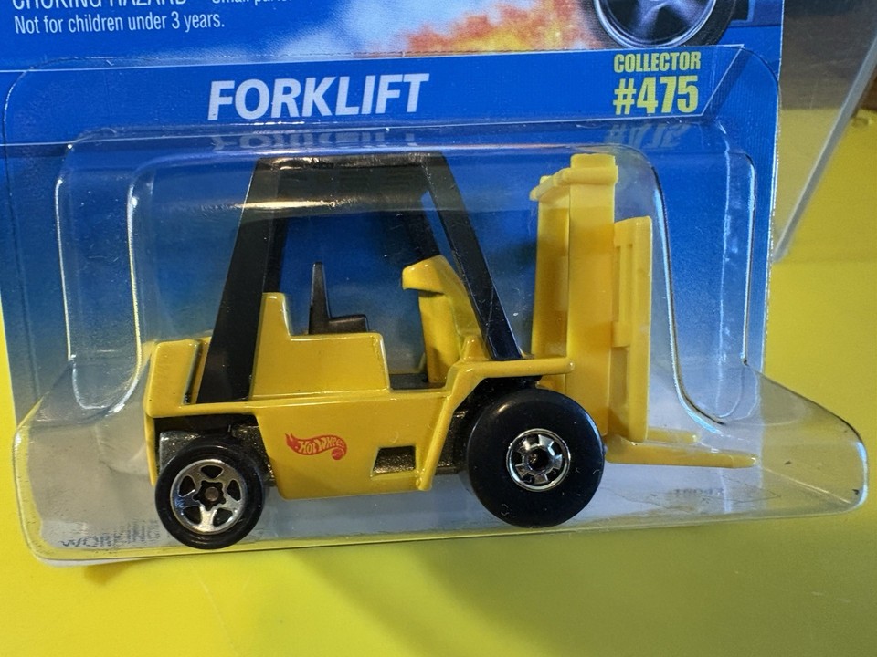4-HOT WHEELS TRUCKS ‘95-00 NIP EARTH MOVER-FORKLIFT-DUMP TRUCK-LOADER L ...