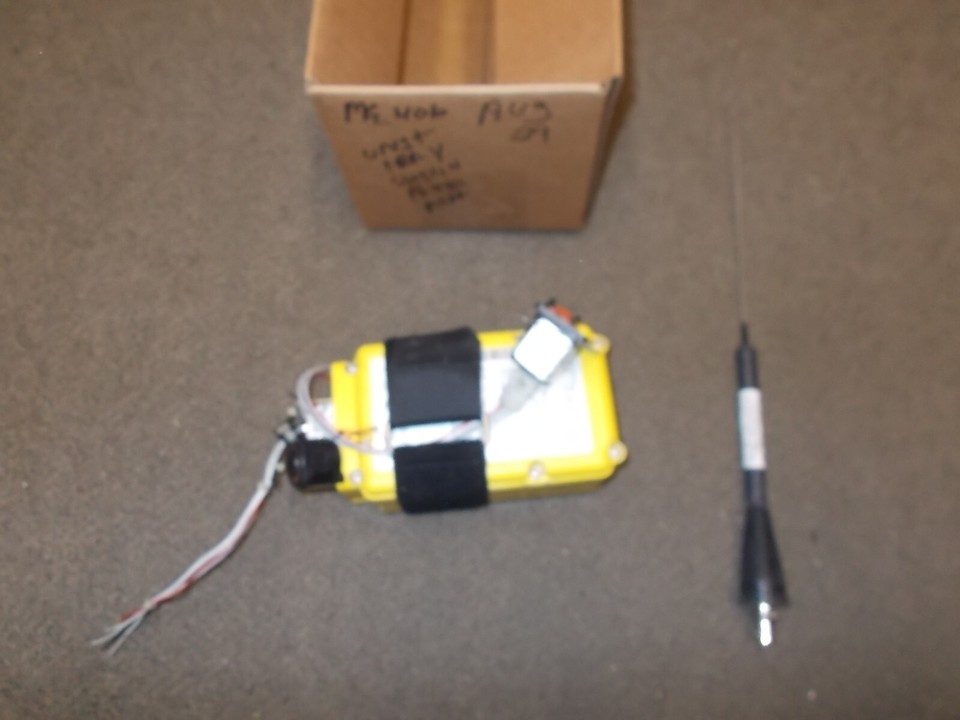 ME-406 MHZ ELT ( UNIT AND TRAY, SWITCH, PEZIO & ANTENNA ) | eBay