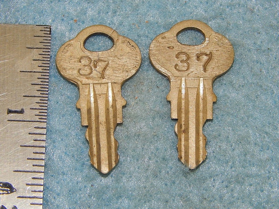 vintage coin operator key: Stoner Manufacturing Company - S 724 ...