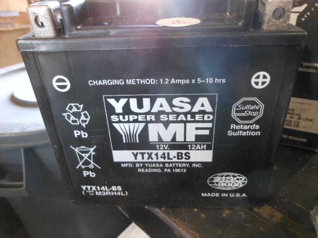 NOS Yuasa DRY Battery Harley Davidson XG500 XG750 XL883 XLH883 XL1200 ...