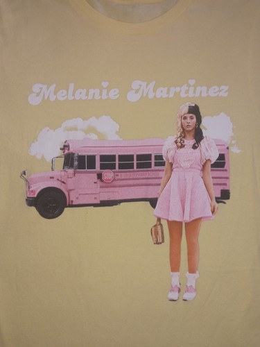 melanie martinez yellow shirt - Gem