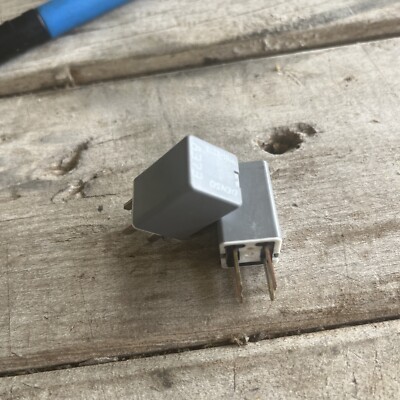 Holden Commodore VE Series 1 V6 06-10 OEM- Denso 4 Pin Relay 8373 X 2 ...