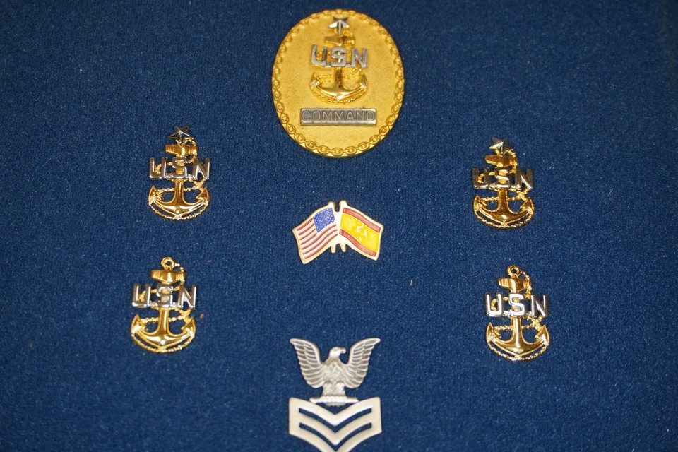 US Navy Medal Pin Display Command Master Chief Badge Petty Officer Rank ...