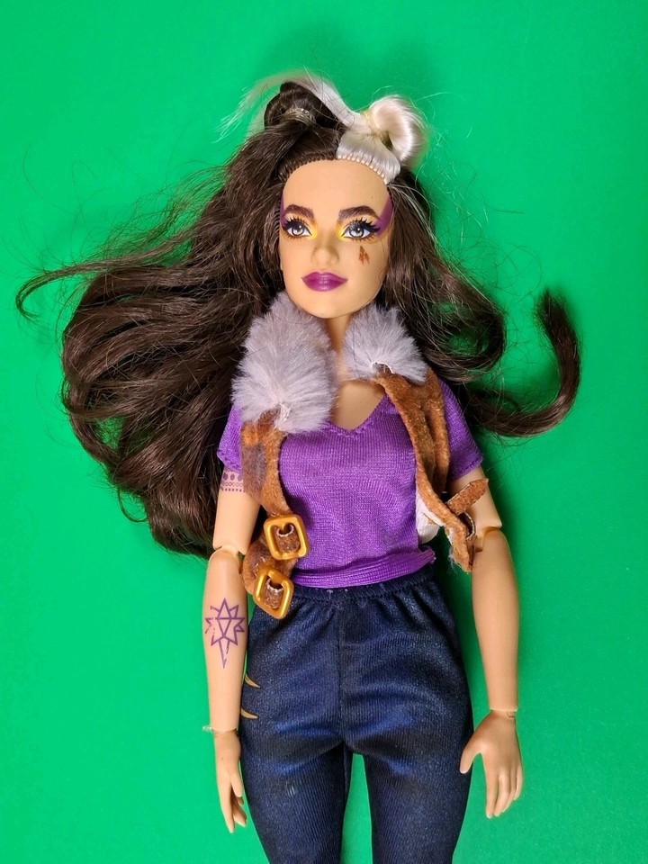 Disney’s Zombies 2, Wynter Barkowitz Werewolf Doll (~11.5-inch) Rocker ...