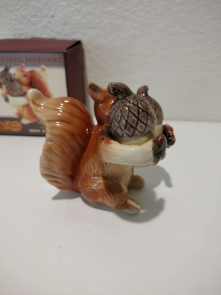 Cracker Barrel Salt Pepper Shakers Thanksgiving Squirrel Bountiful ...