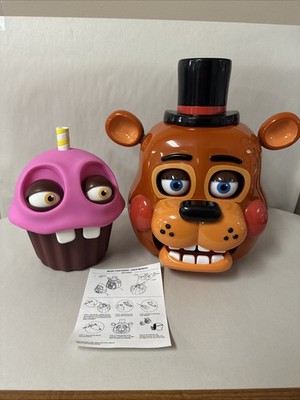 AMC Five Nights At Freddys 2 Freddy Fazbear Popcorn Bucket & Cupcake ...