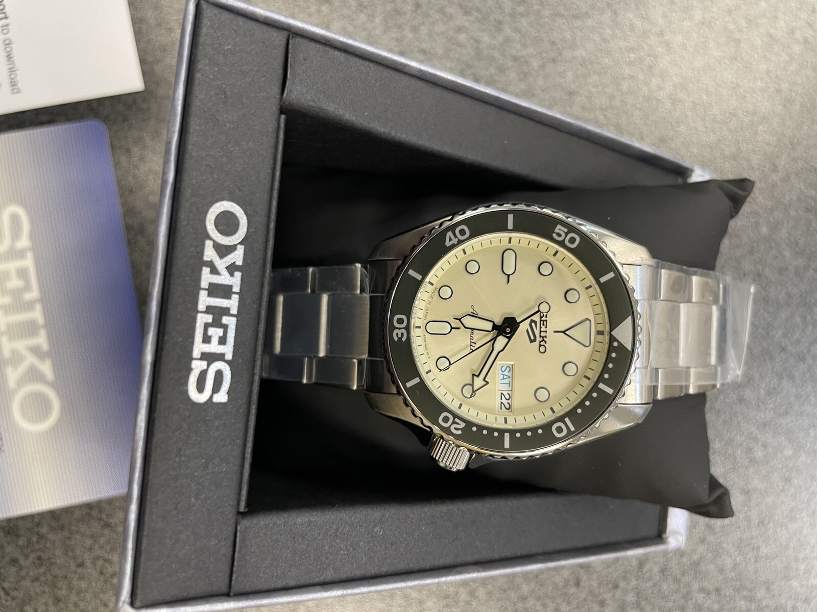 Seiko 5 Five Sports SRPK31 Automatic Mid Size Watch beige Dial Made ...