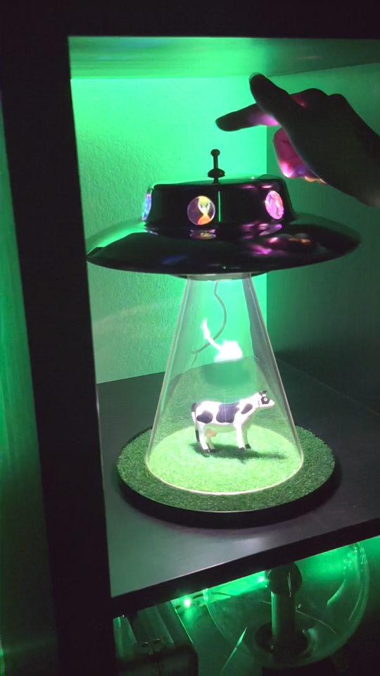 The Original Alien Abduction Lamp - Cow UFO Flying Saucer LED Desk Lamp ...