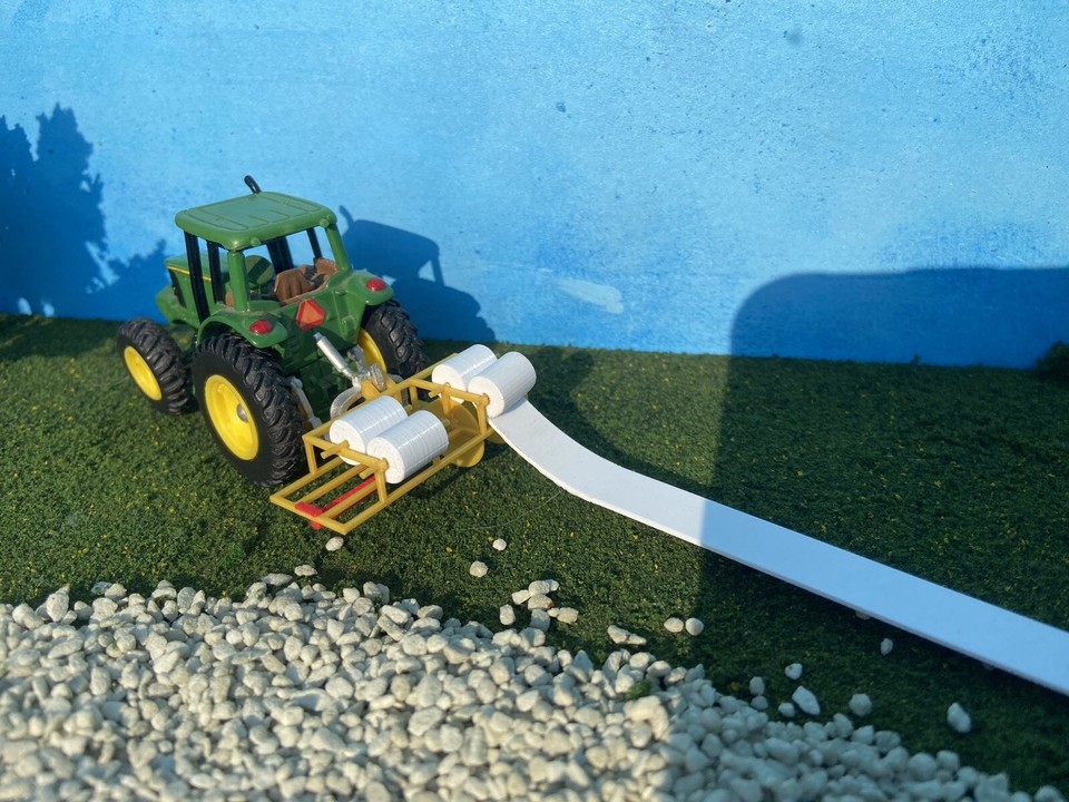 1/64 Scale Polypipe Machine + 5 Rolls of Pipe Moving Hydraulic Tractor ...