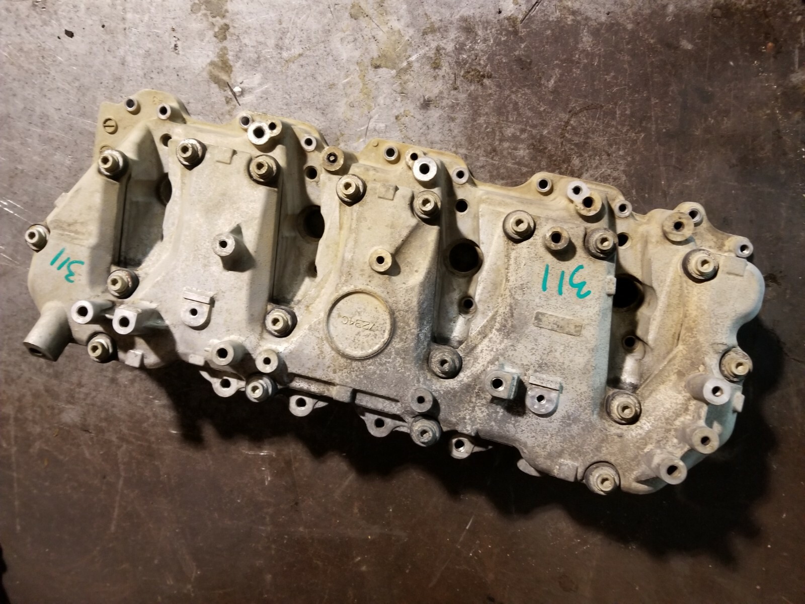 2011-2015 DURAMAX 6.6 6.6L DIESEL LML VALVE COVER & SPACER RH PASSENGER ...