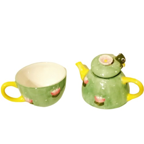 Peggy Jo Ackley Ceramic Teapot For One Green Peeping Frog Water Lilly ...