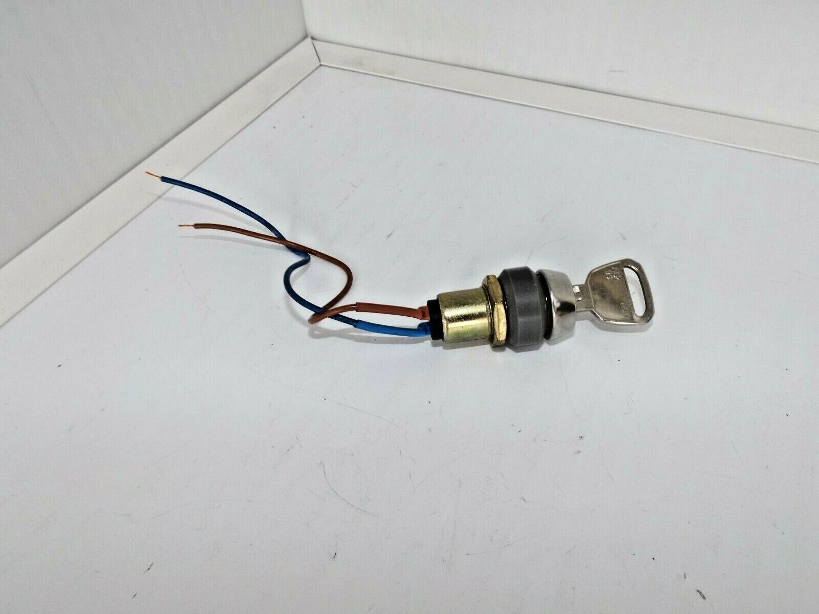 SHOPRIDER MONACO mobility scooter spare parts: KEY BARREL & KEY | eBay