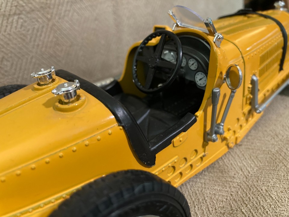 Burago 1:18th Scale 1934 Bugatti Type 59 Sports Car Yellow Used die ...