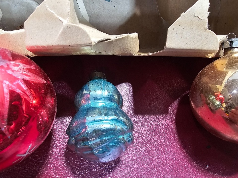 VINTAGE SHINY BRITE BOX Mica Stenciled Indents CHRISTMAS TREE ORNAMENT ...