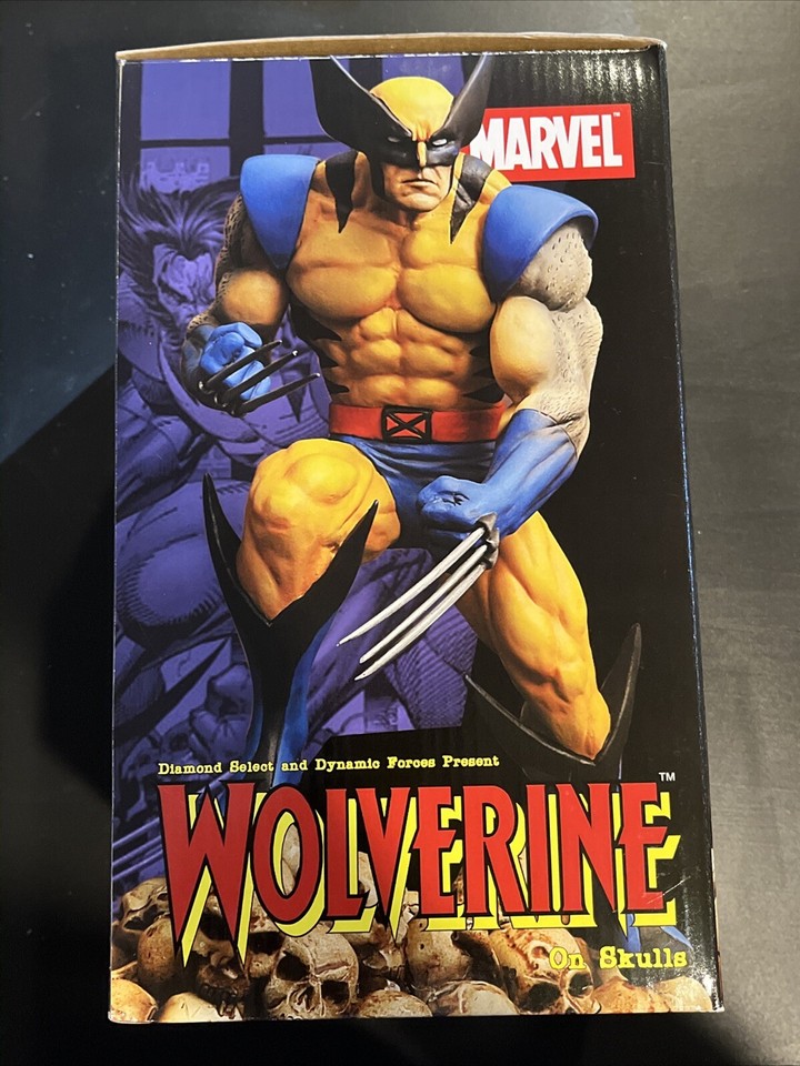 Diamond Select & Dynamic Forces Wolverine On Skulls Statue 1027 / 2500 ...