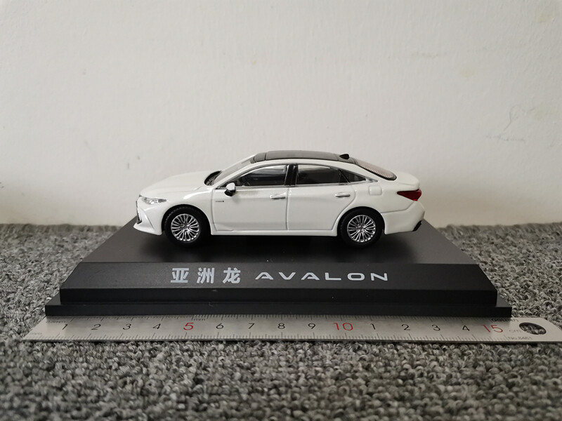 1/43 Toyota Avalon Metal Diecast Car Model Gift Collection Display ...