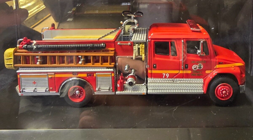 NEW CODE 3 1:64 scale LA County Engine 79 #739 of 1500 goes with ...