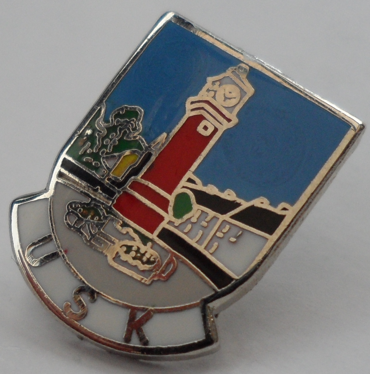 Usk Town Crest Pin Badge | eBay.de