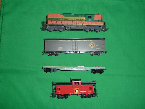 Athearn HO Scale Great Northern GP7 Dummy Locomotive and Train Lot | eBay