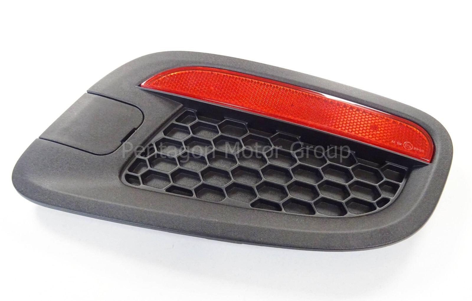 Genuine Fiat 500s Right Rear Bumper Reflector Trim - 735577736 for sale ...