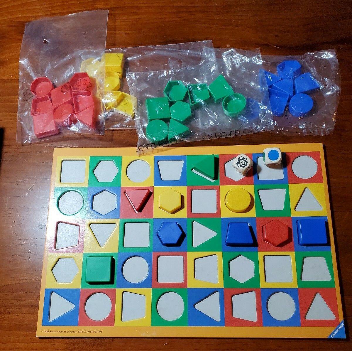 Ravensburger Colorama Matching Shapes Colors Dice Rolling Competing ...