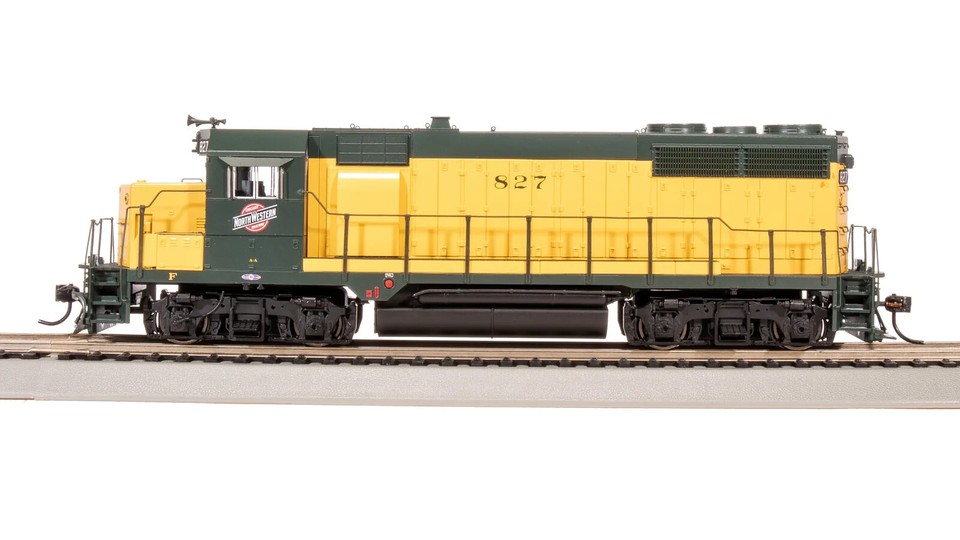 Broadway Limited ~ HO Scale ~ Chicago North Western ~ GP35 C&NW #833 ...