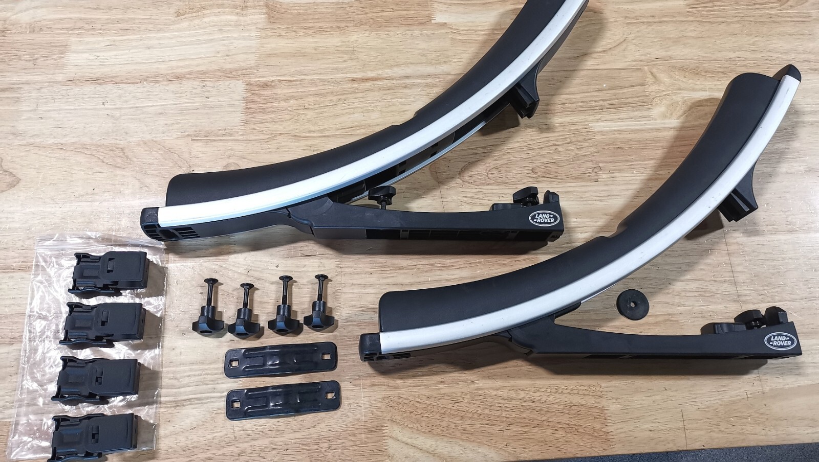 ON SALE USED LAND ROVER CANOE CARRIER KIT # VPLGR0107, LESS KEY | eBay