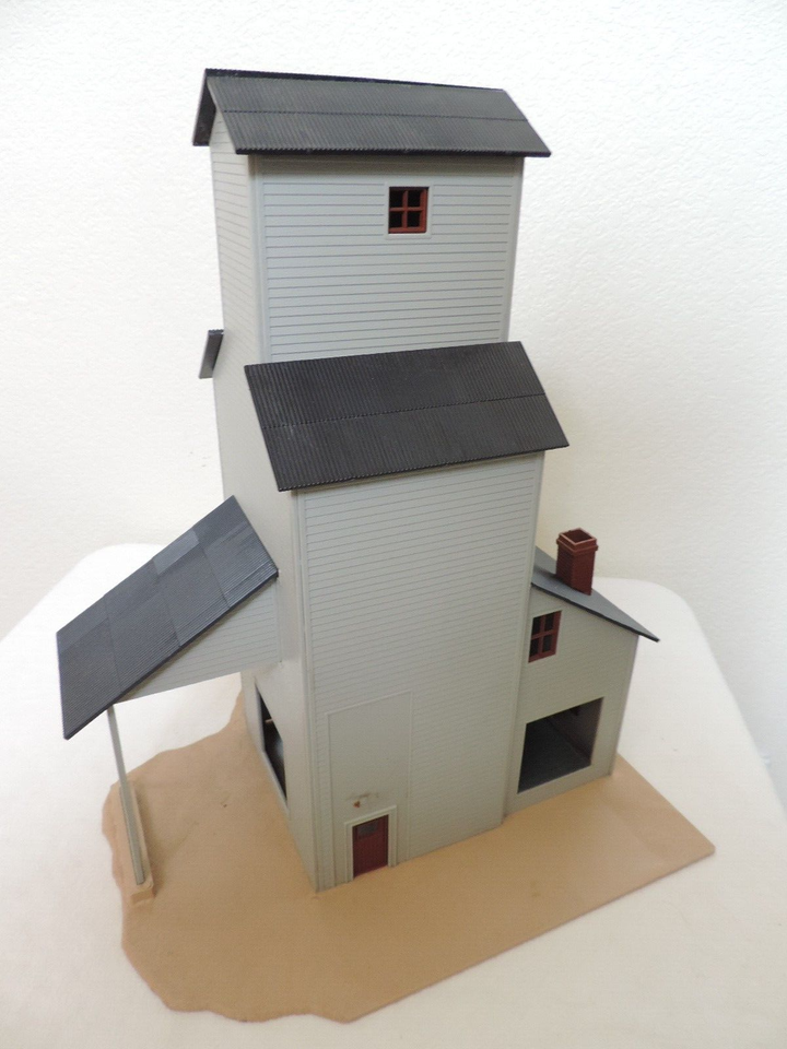 Assembled Lionel O Scale Grain Elevator | eBay