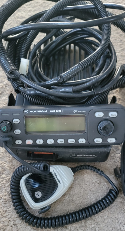 Motorola MCS2000 model 2 110 watt UHF 403-470 | eBay