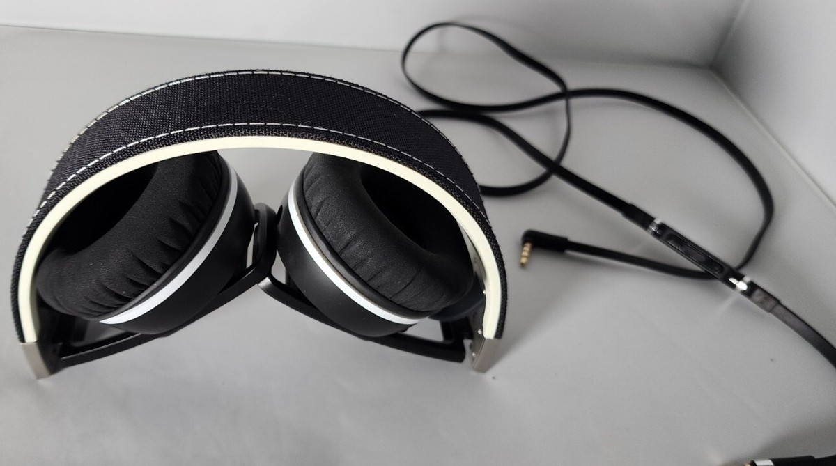 Sennheiser Urbanite On Ear Headphones Black & White W/cable Sennheiser Urbanite On Ear Headphones Black & White W/cable