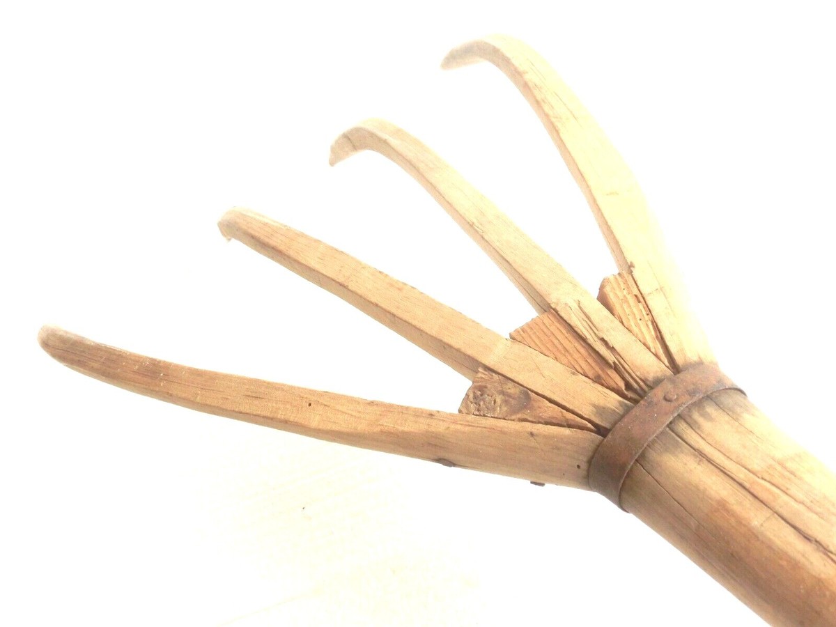 Value Wooden Pitchfork