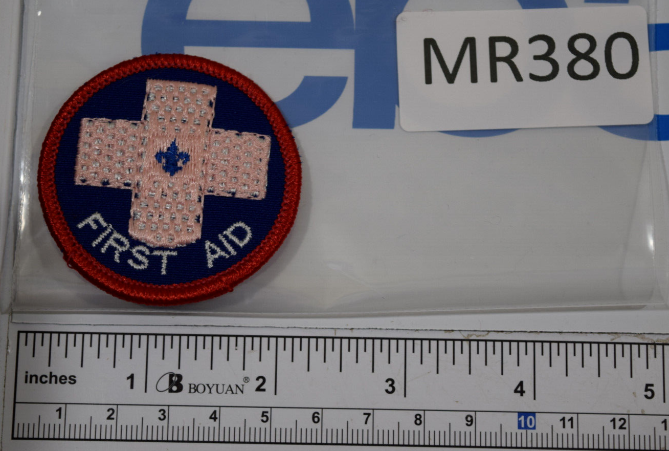 Boy Scout Cub Round First Aid Patch RARE Red Border Bandages MR380 | eBay