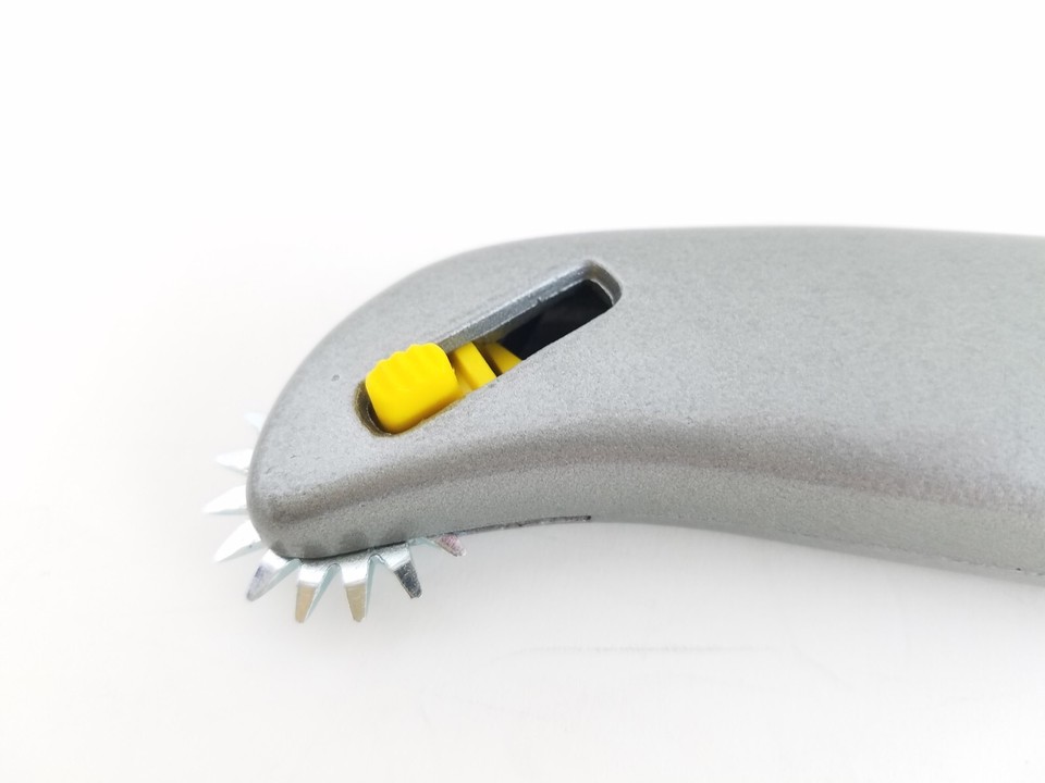 Retractable Make a Box Resizer Utility Knife with Scoring Wheel Cutter ...